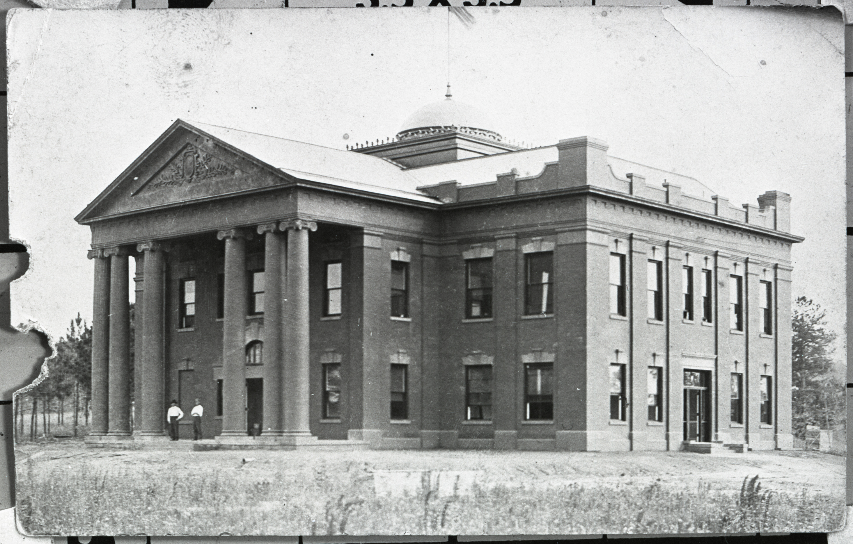 Lee County Courthouse